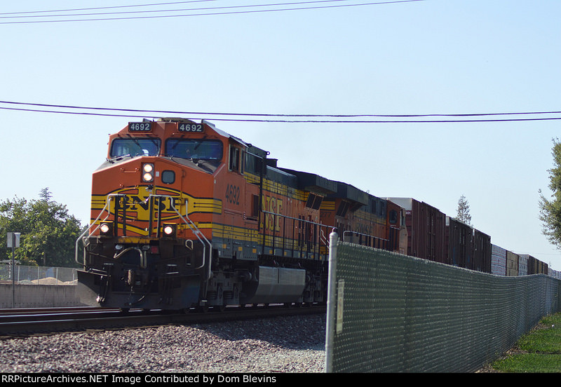 BNSF 4692